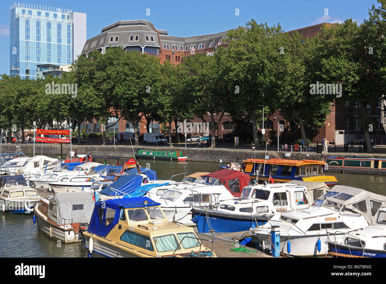 Bristol, Harbourside, Narrow Quay Stock Photo - Alamy