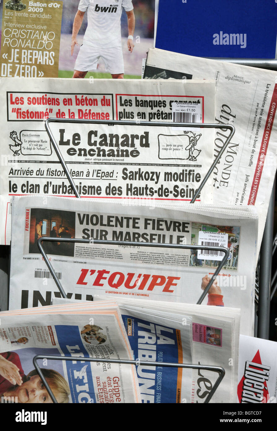 Lequipe newspaper hi-res stock photography and images - Alamy