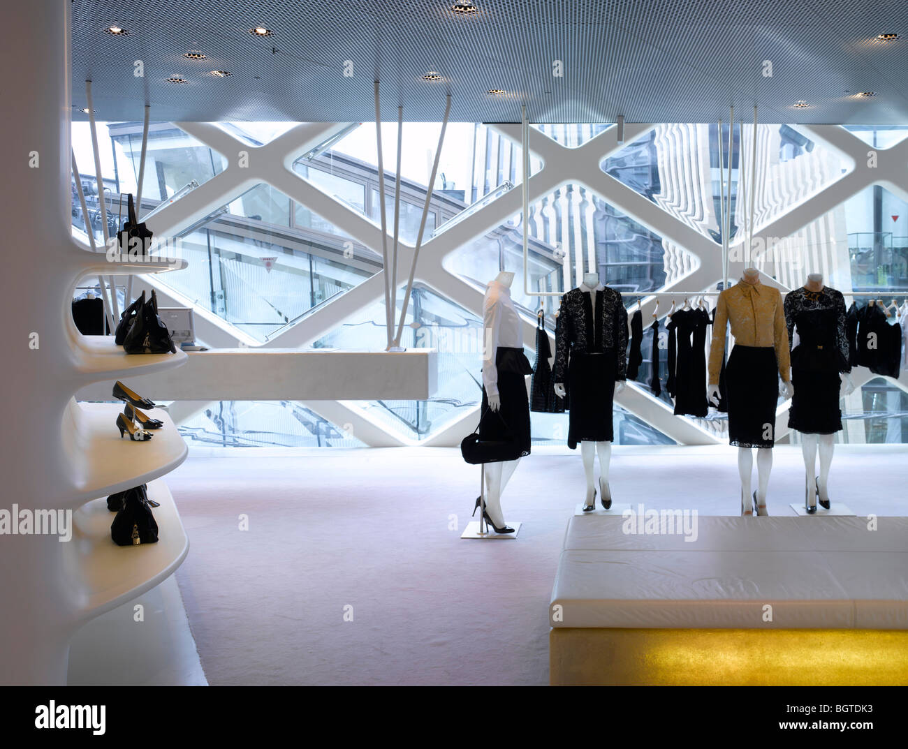 PRADA STORE, TOKYO, JAPAN, HERZOG & DE MEURON Stock Photo - Alamy