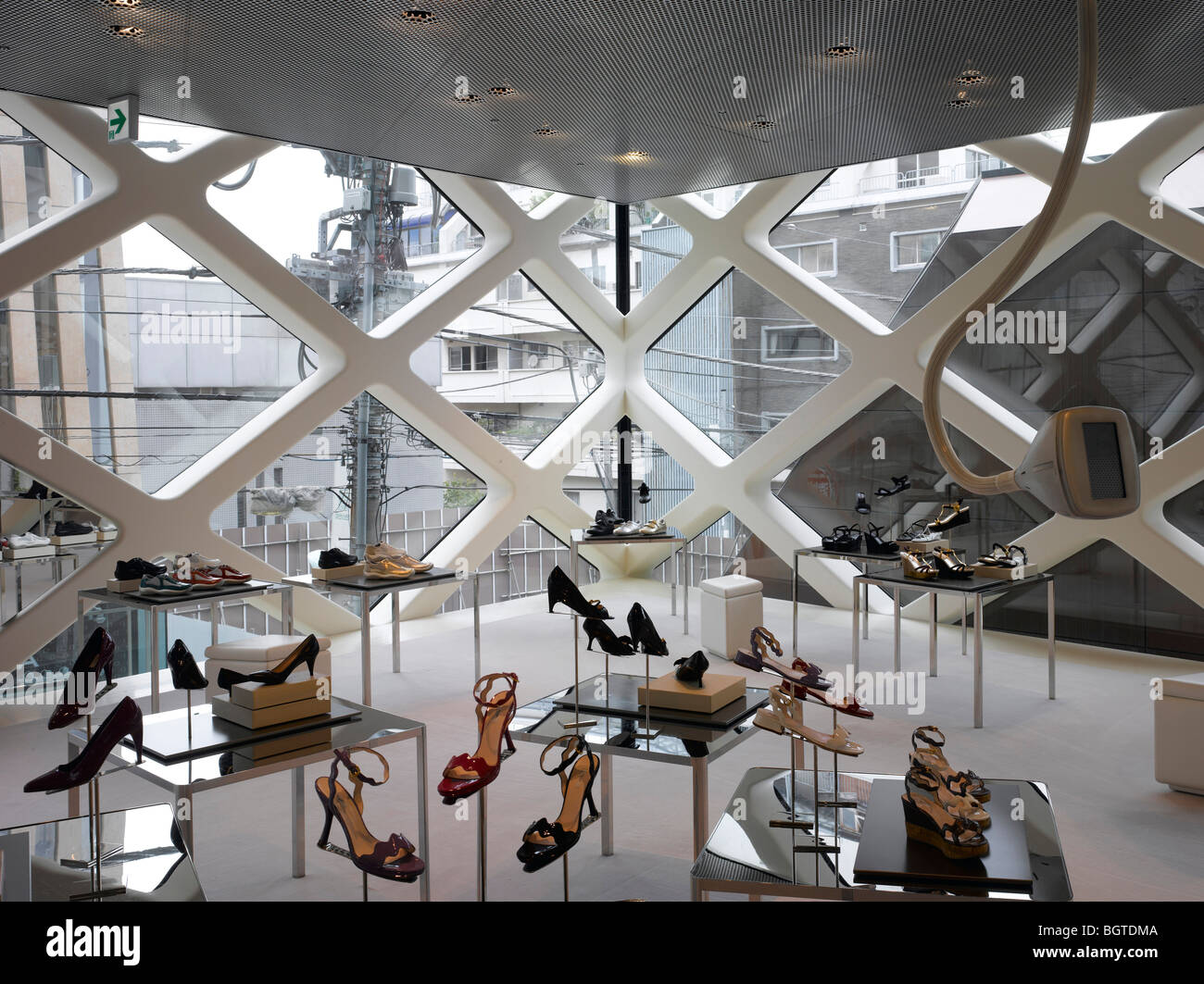 PRADA STORE, TOKYO, JAPAN, HERZOG & DE MEURON Stock Photo - Alamy