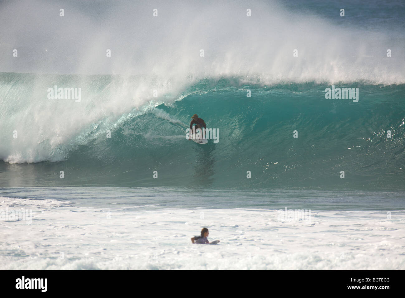 A surfer inside the barrel at Pipeline, North Shore, Oahu, Hawaii Stock ...