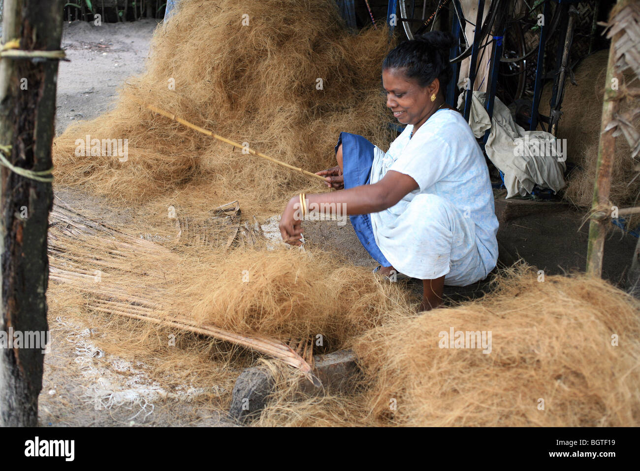 Making rope from coconut hi-res stock photography and images - Alamy