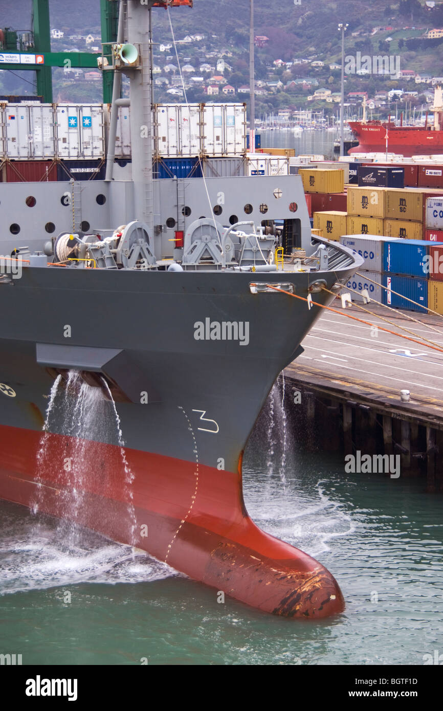 Bulbous bow ship hi-res stock photography and images - Alamy