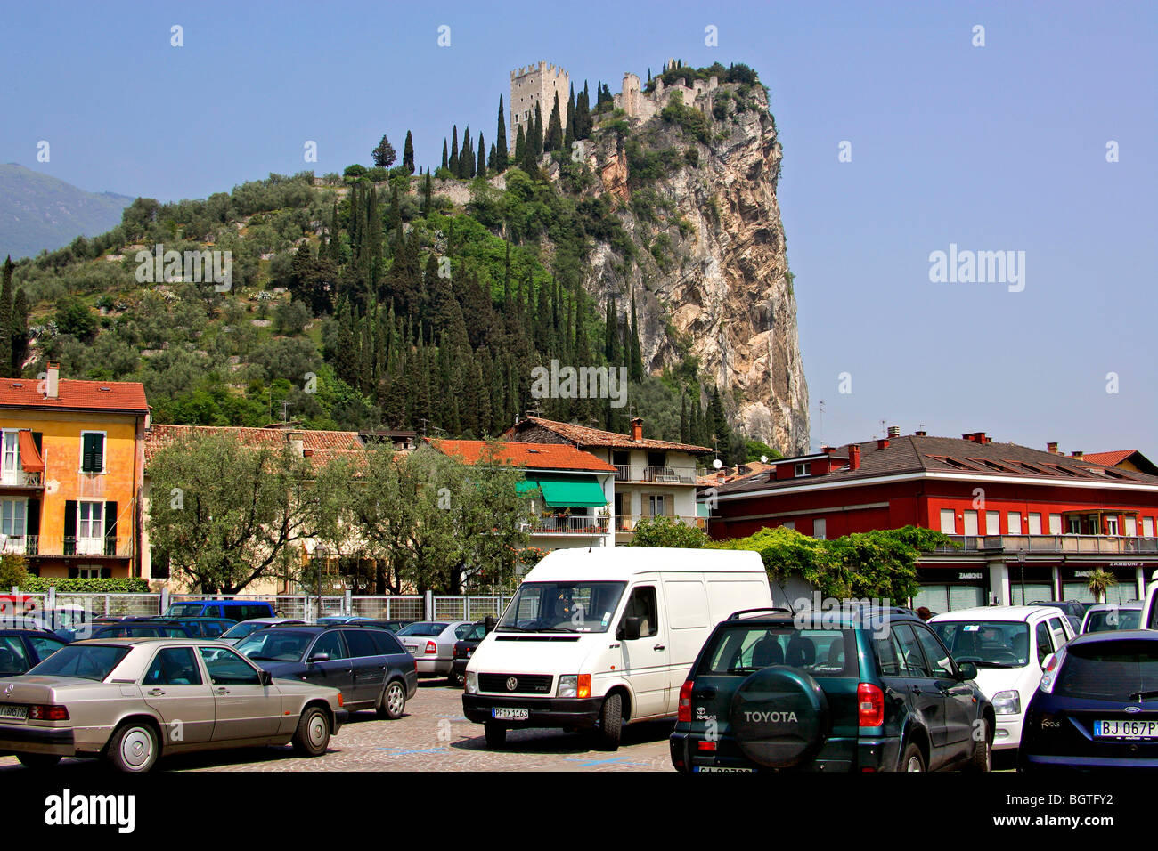 Burg arco hi-res stock photography and images - Alamy