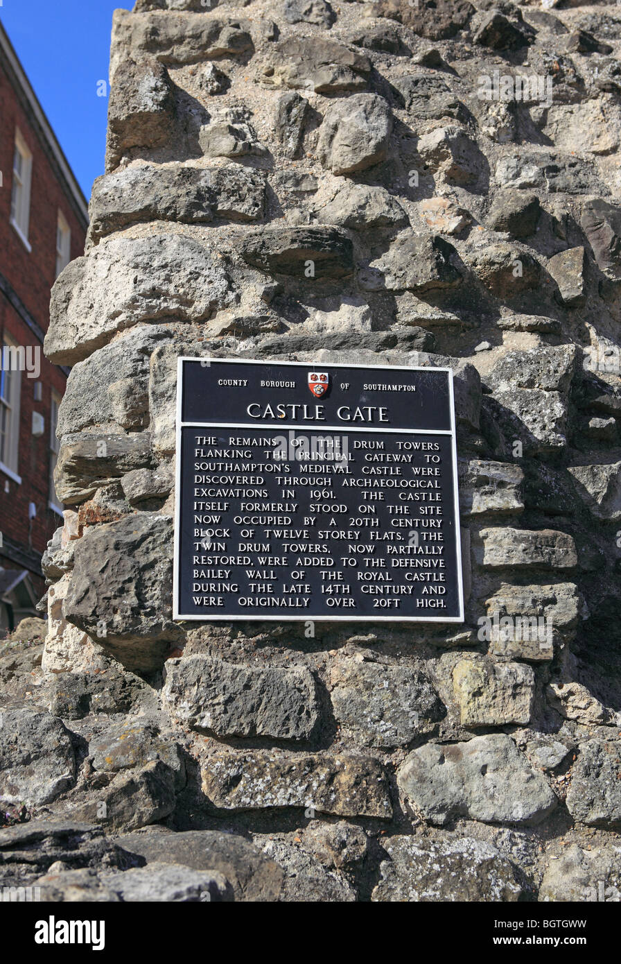 Southampton, City Walls, Castle Gate Stock Photo - Alamy