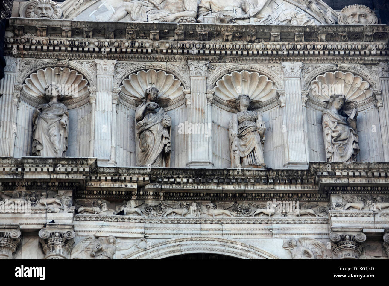 Neapel castel nuovo hi-res stock photography and images - Alamy