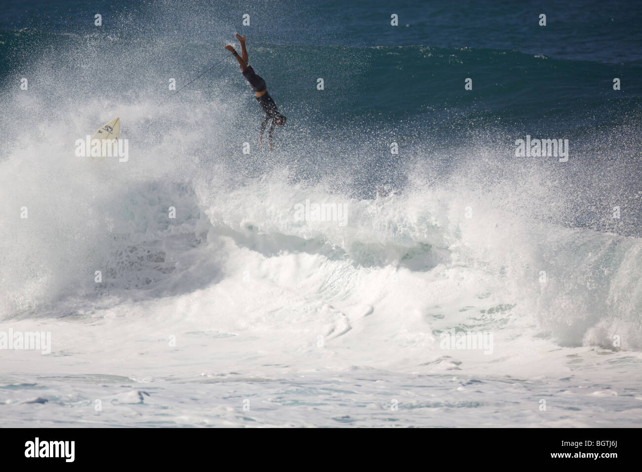 Surfer pipeline wipeout hi-res stock photography and images - Alamy