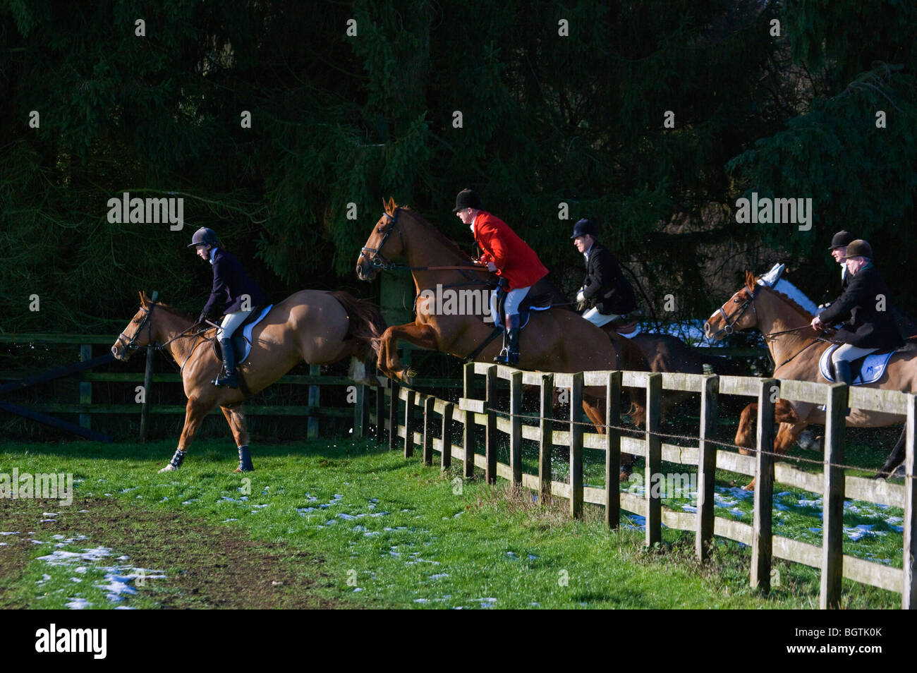 Horse hunt jump hi-res stock photography and images - Alamy
