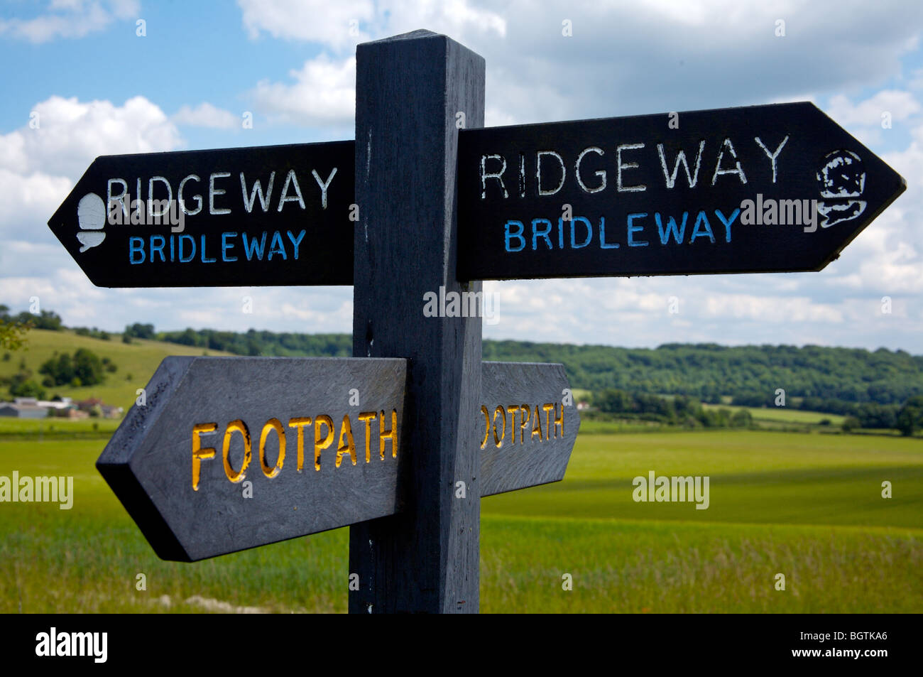 footpath signpost, Chiltern Hills, England Stock Photo - Alamy