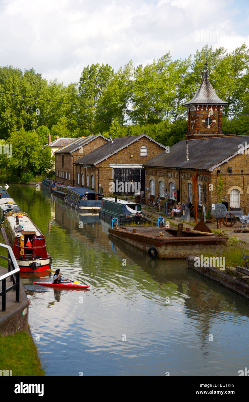 Tring canal hi-res stock photography and images - Alamy