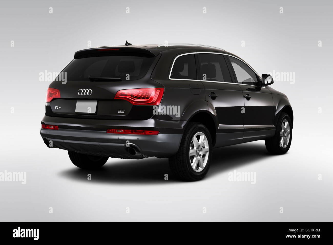 Audi q7 2010 hi-res stock photography and images - Alamy