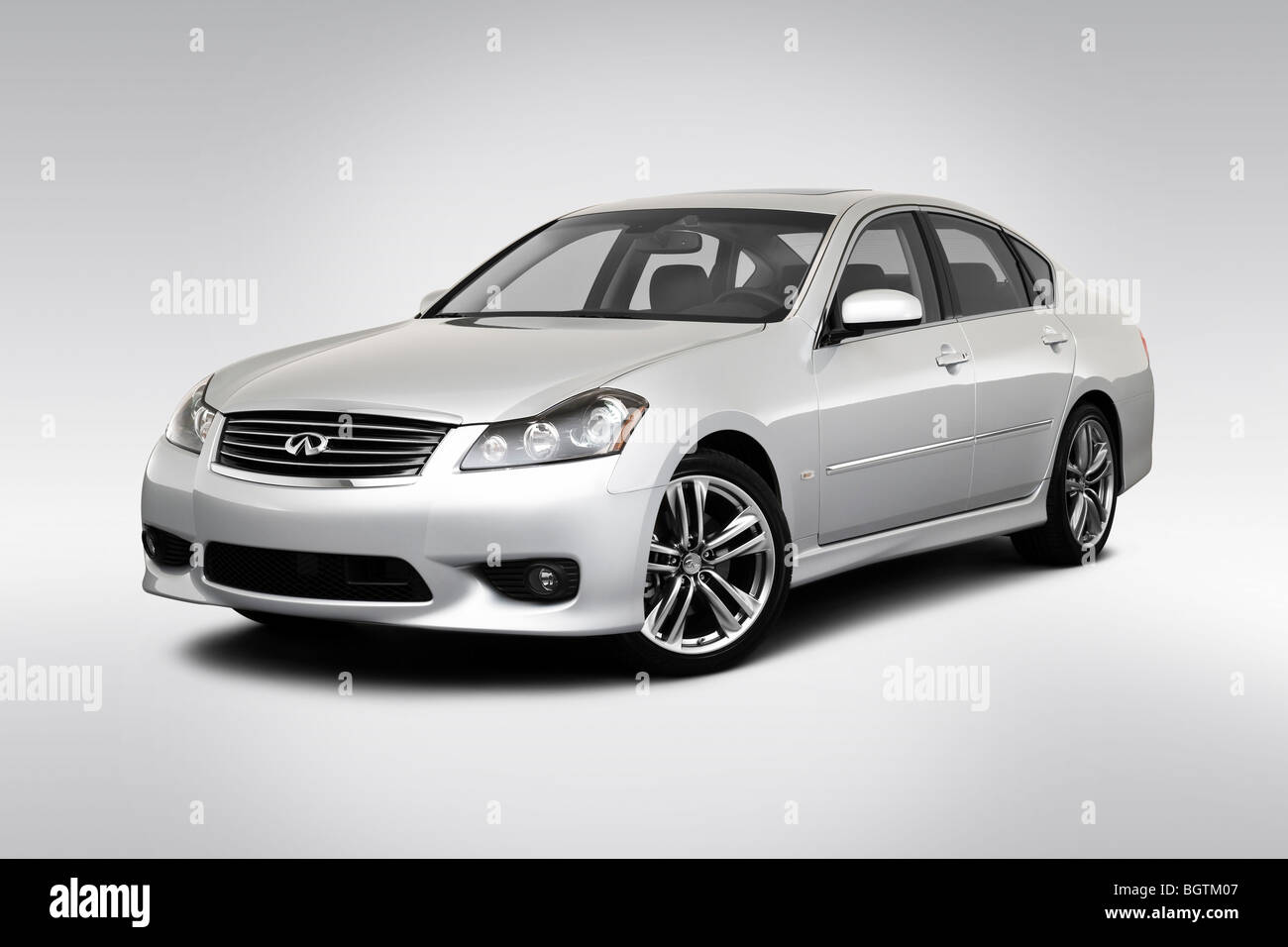 Infiniti M M45 Stock Photo - Alamy