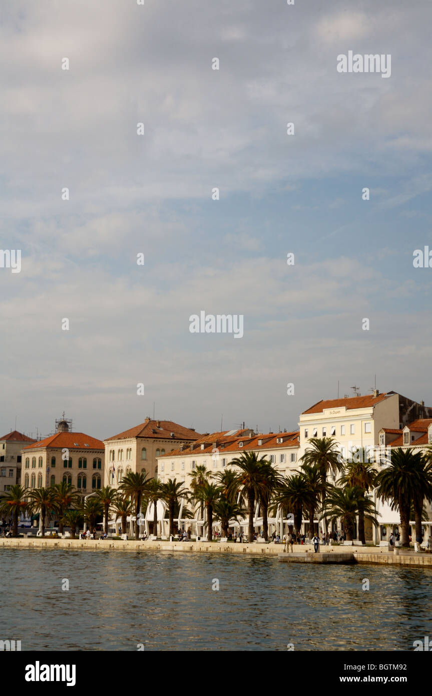Split red sea hi-res stock photography and images - Alamy