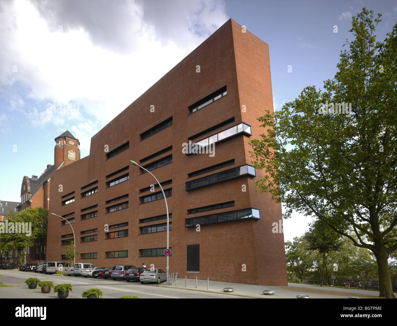 Bernhardnochtstrasse hi-res stock photography and images - Alamy