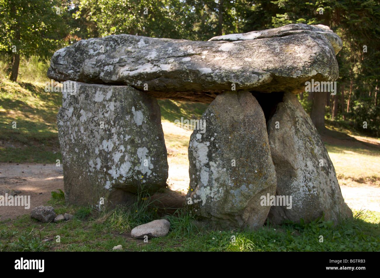 Dolmen stones hi-res stock photography and images - Alamy