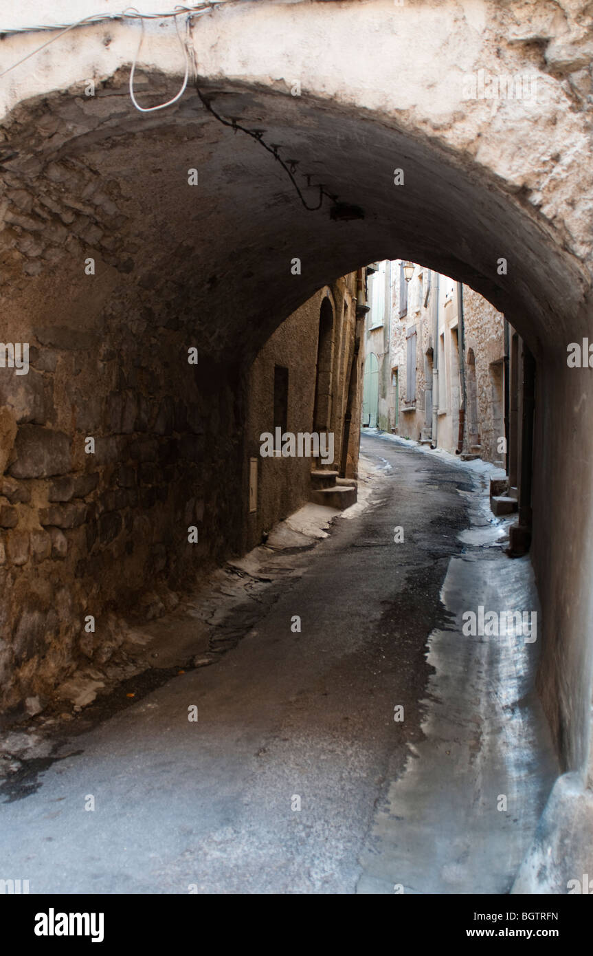 Medieval archway hi-res stock photography and images - Alamy