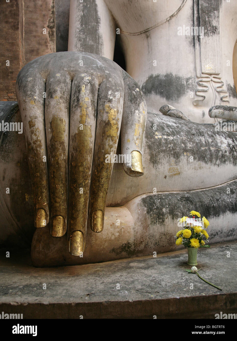 giant buddha hand detail thailand gold leaf Stock Photo - Alamy