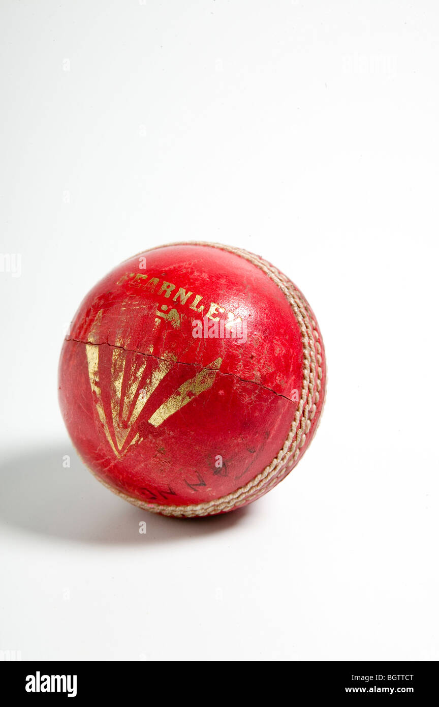Red cricket ball hi-res stock photography and images - Alamy