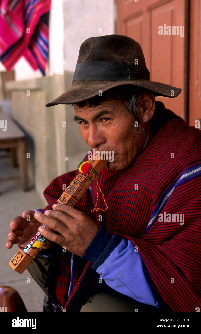 Pinkuyllu flute hi-res stock photography and images - Alamy