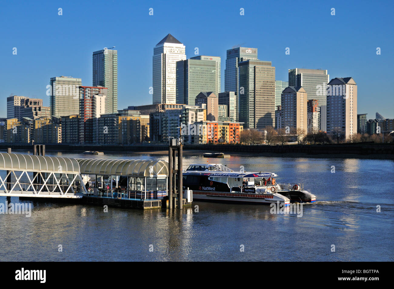 Surrey commercial docks hi-res stock photography and images - Alamy