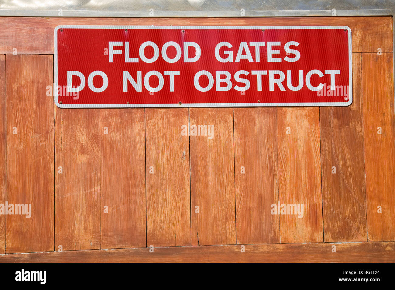 Flood gates hi-res stock photography and images - Alamy