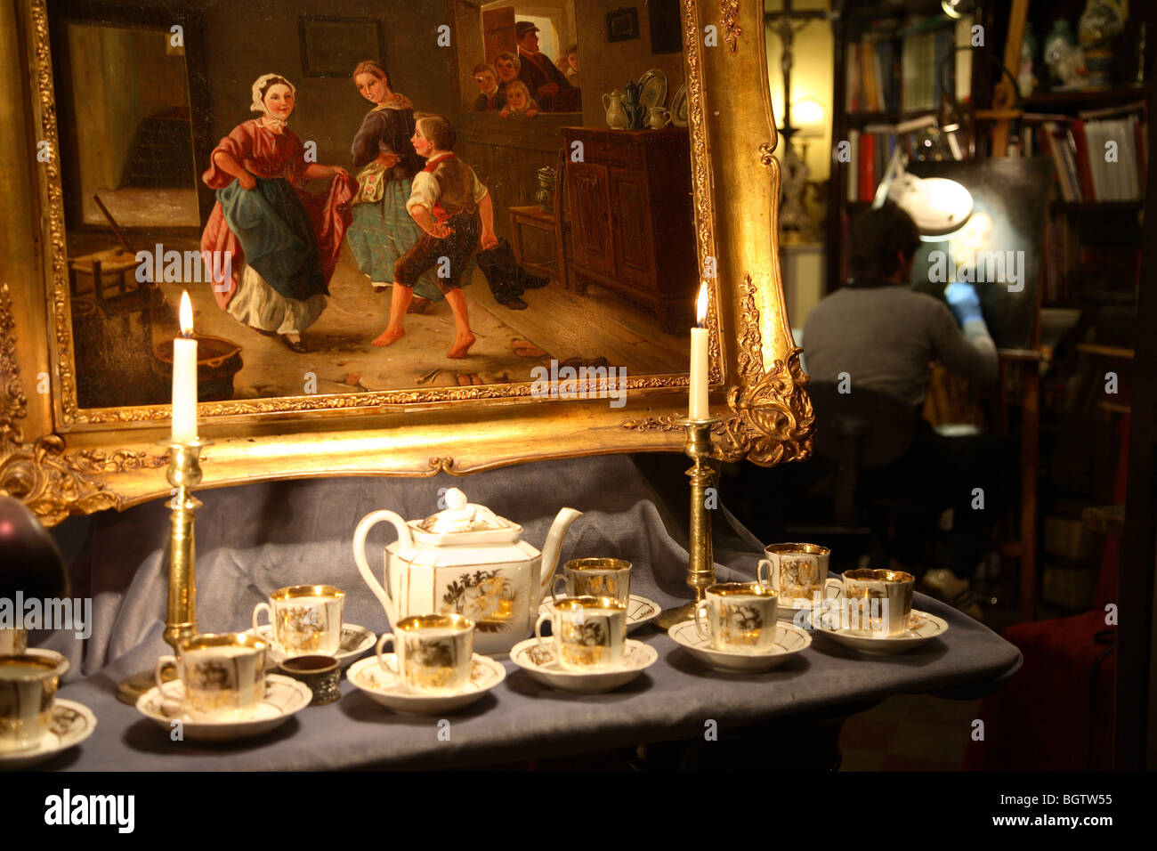 Antique shop window in Rome, Italy Stock Photo - Alamy