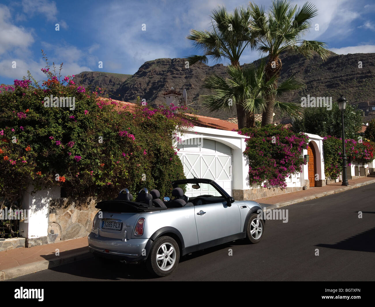 Open topped mini hi-res stock photography and images - Alamy