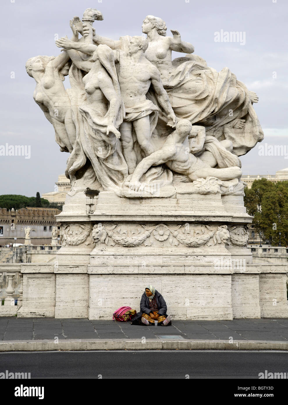 Homeless woman street hi-res stock photography and images - Alamy