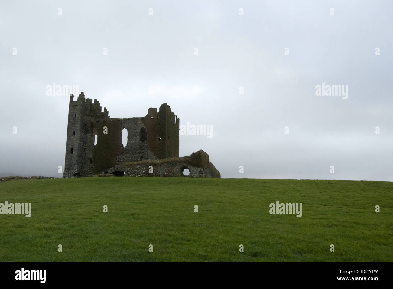 castle scene in Ireland Stock Photo - Alamy