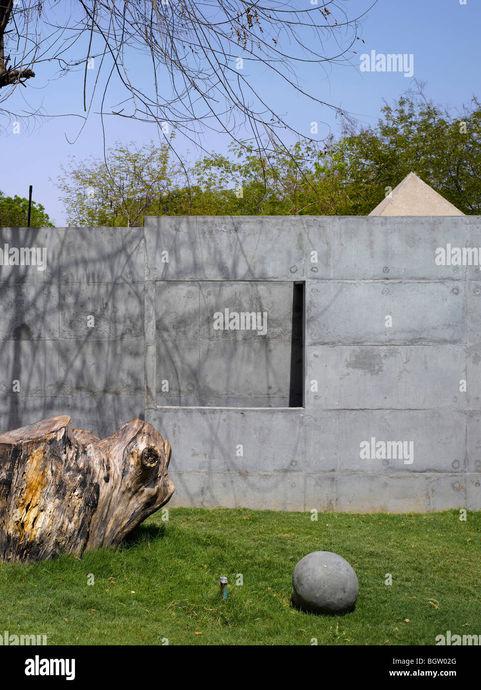 THE HOUSE WITH BALLS, AHMEDABAD, INDIA, MATHAROO ASSOCIATES Stock Photo ...