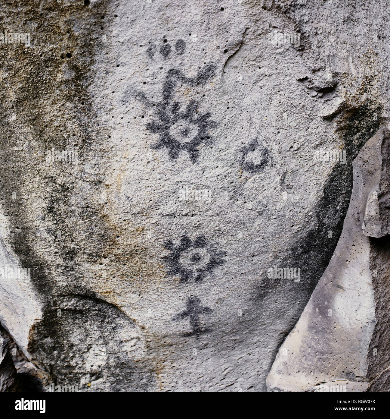 CALIFORNIA - Native American pictographs at Symbol Bridge in Lava Beds ...
