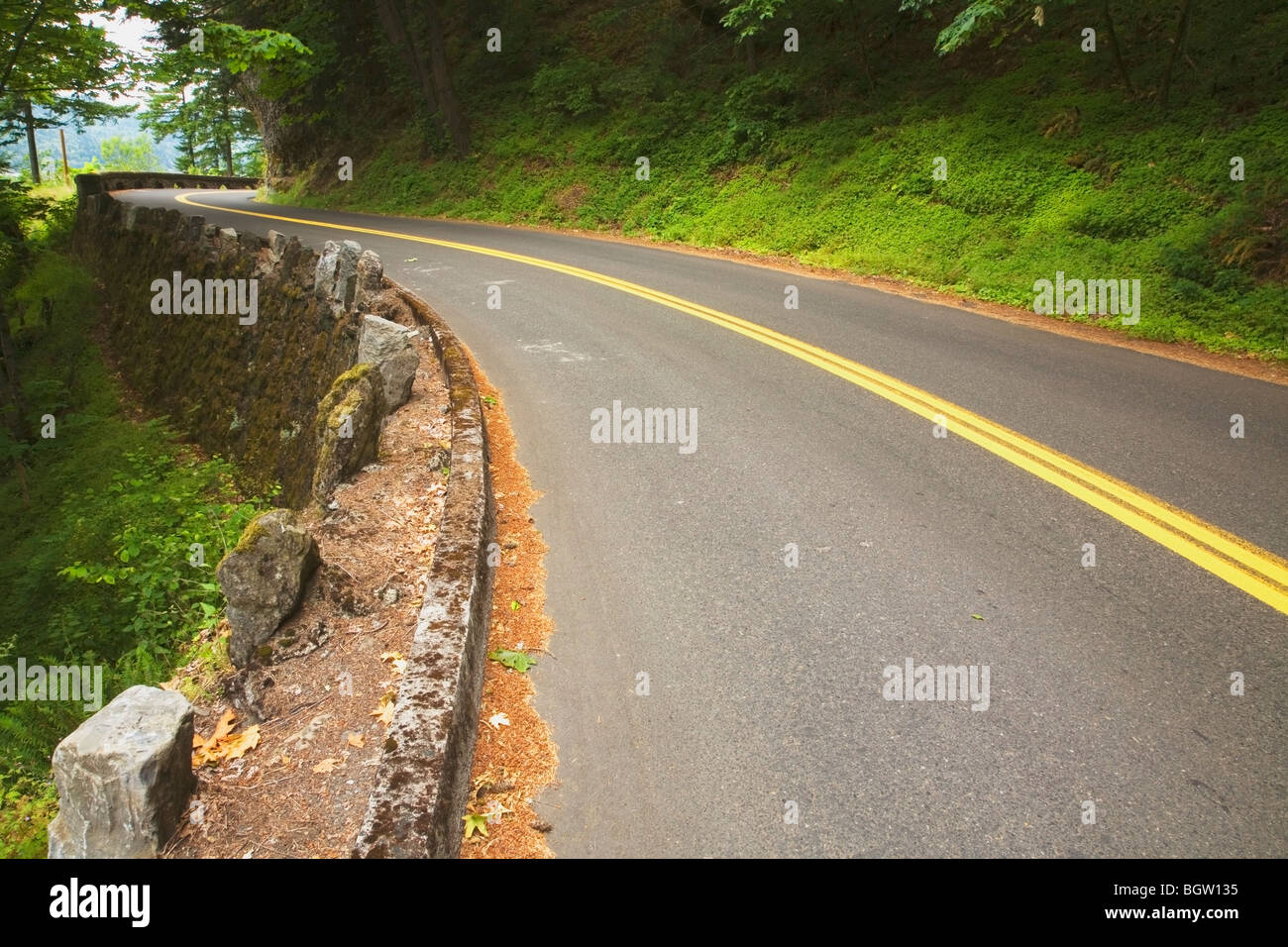 Curved road hi-res stock photography and images - Alamy