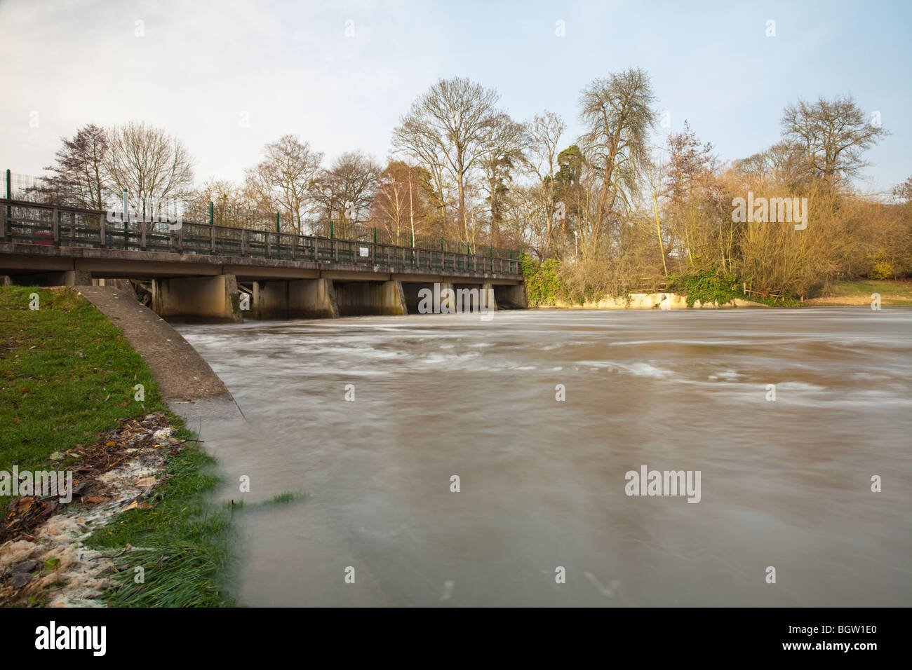 Weir on the River Thames at Cookham with the bridge leading to Sashes ...