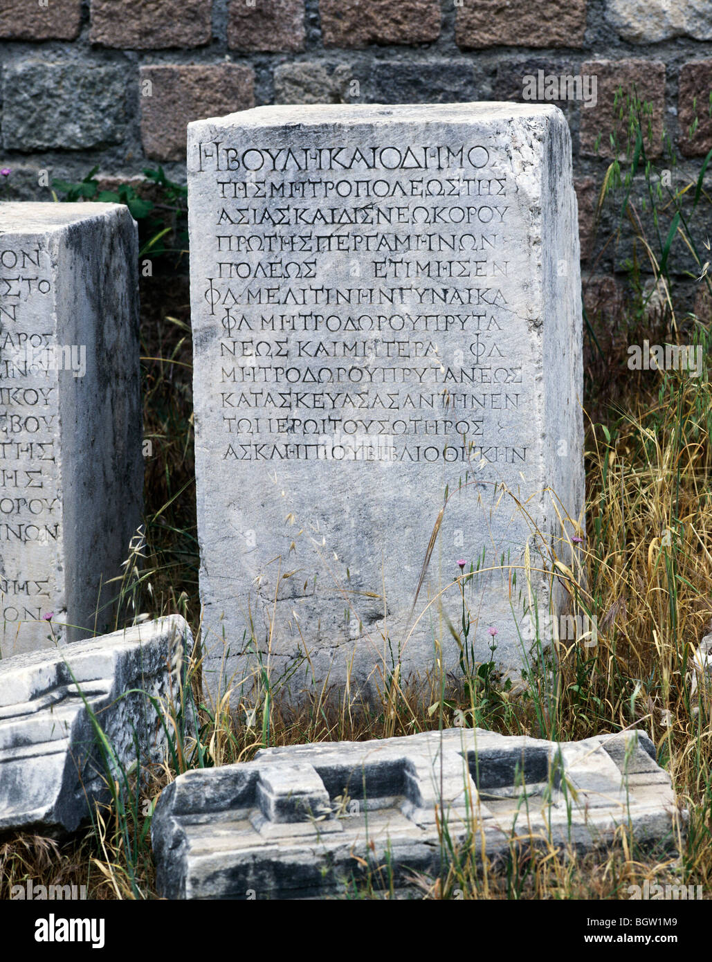 Antike griechische inschrift hi-res stock photography and images - Alamy