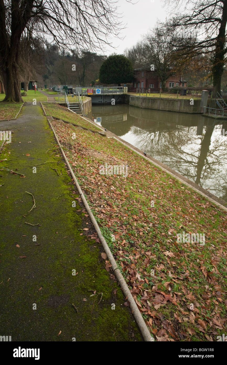 Cookham lock hi-res stock photography and images - Alamy