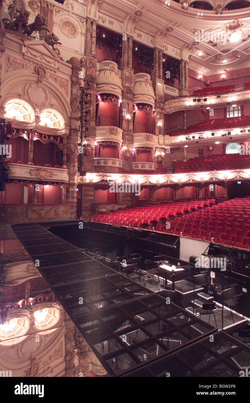 London coliseum auditorium hi-res stock photography and images - Alamy