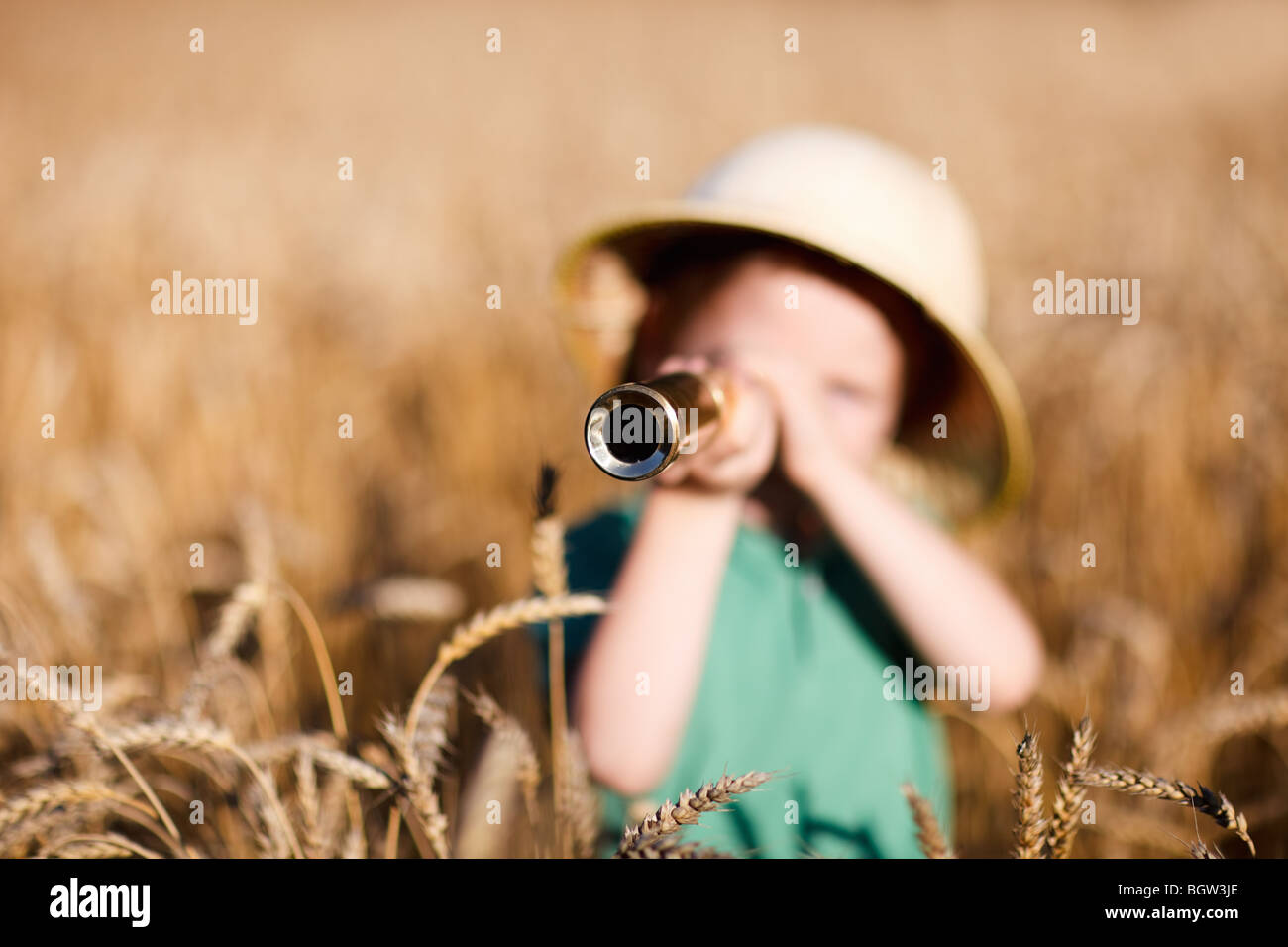 Portrait of 4 years old boy in explorer hat Stock Photo - Alamy