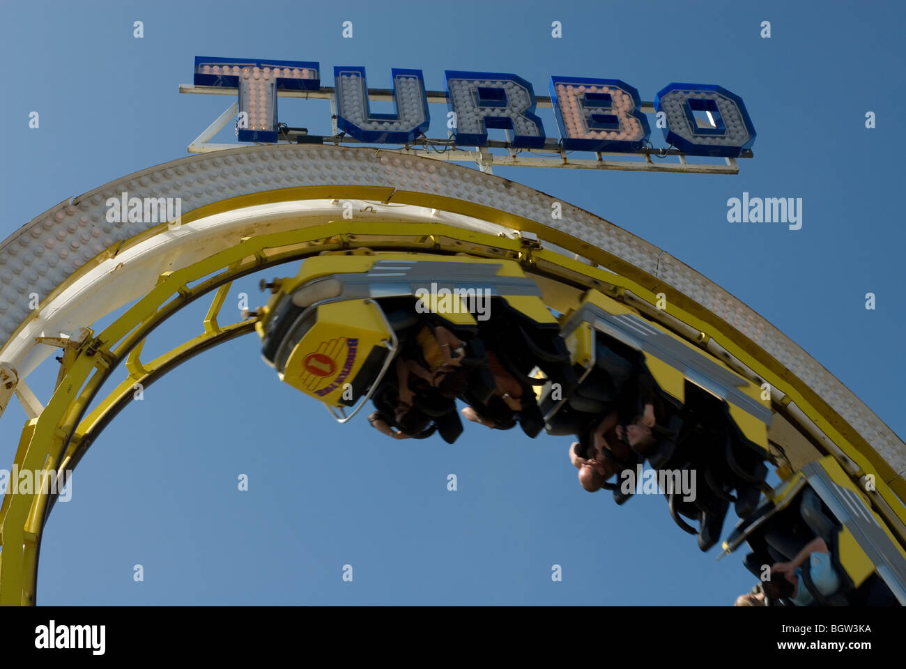 Brighton pier roller coaster ride hi-res stock photography and images ...