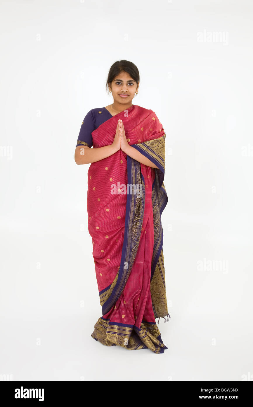 Hindu traditional dress hi-res stock photography and images - Alamy