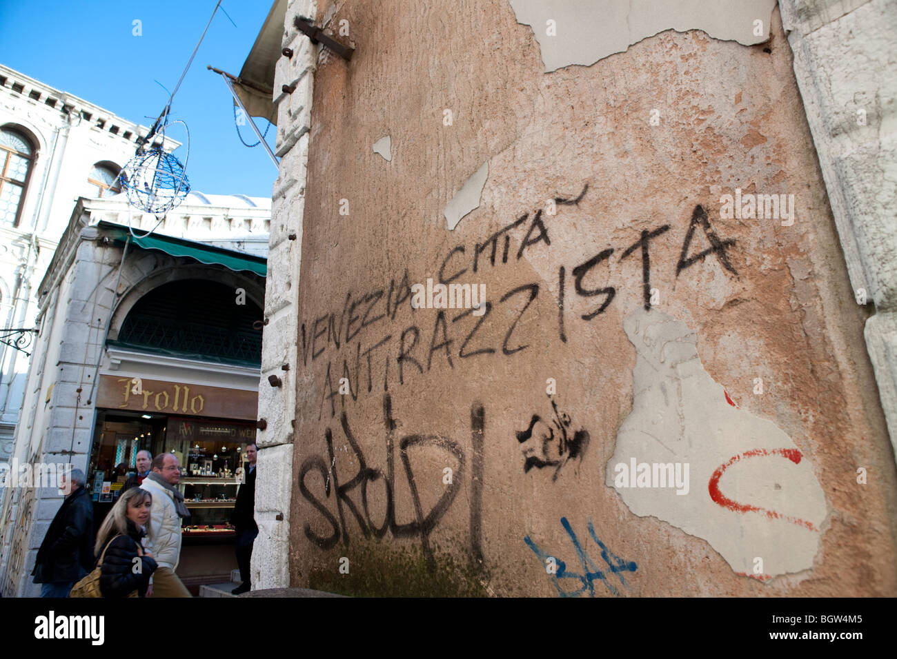 Racist graffiti italy hi-res stock photography and images - Alamy
