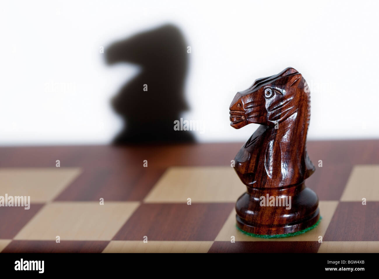 Chess knight movement hi-res stock photography and images - Alamy