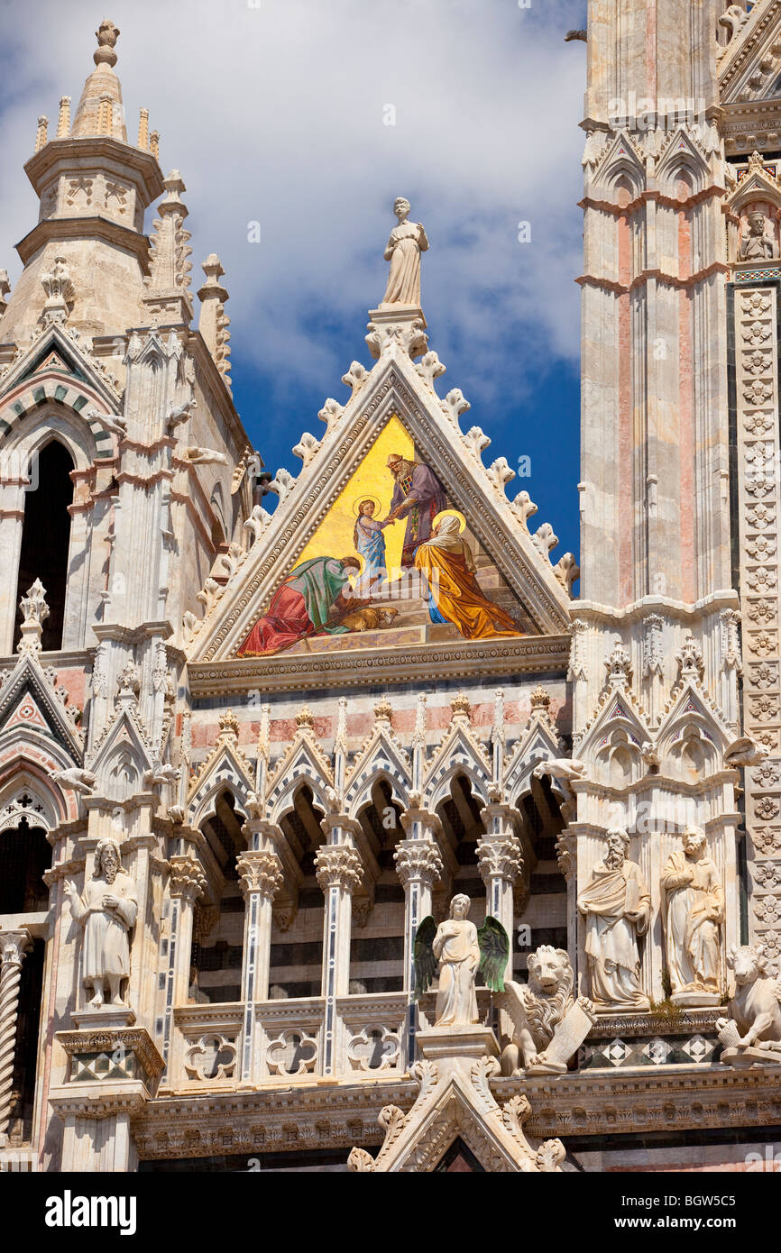 Detail view of the Duomo - Santa Maria Assunta in Siena Tuscany Italy ...