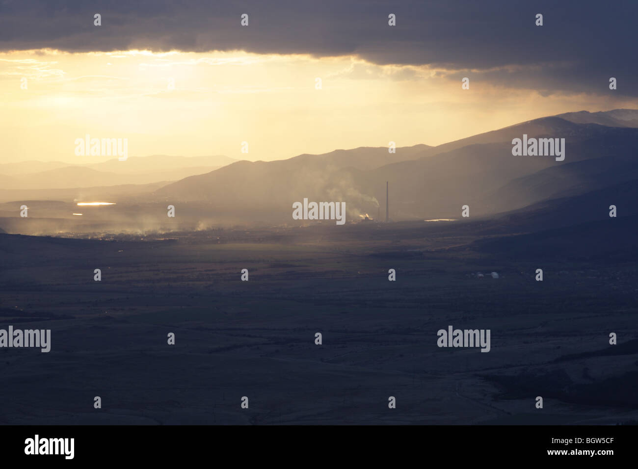 Dust landscape hi-res stock photography and images - Alamy