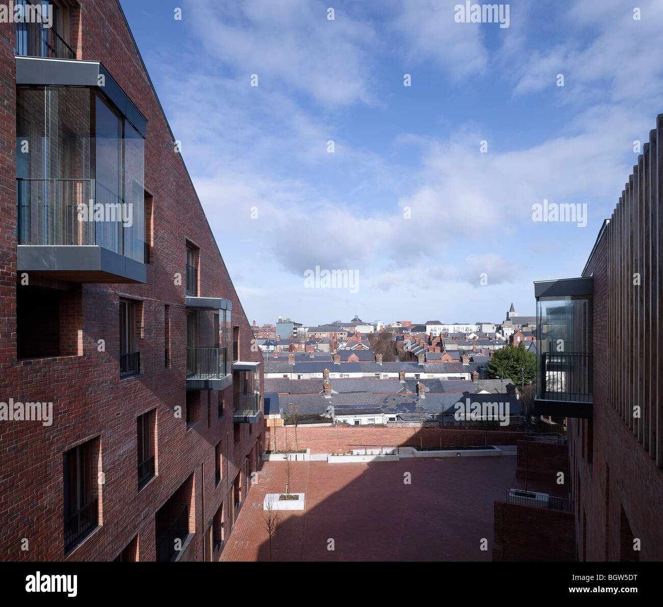 the timberyard social housing exterior dublin 2009 Stock Photo - Alamy