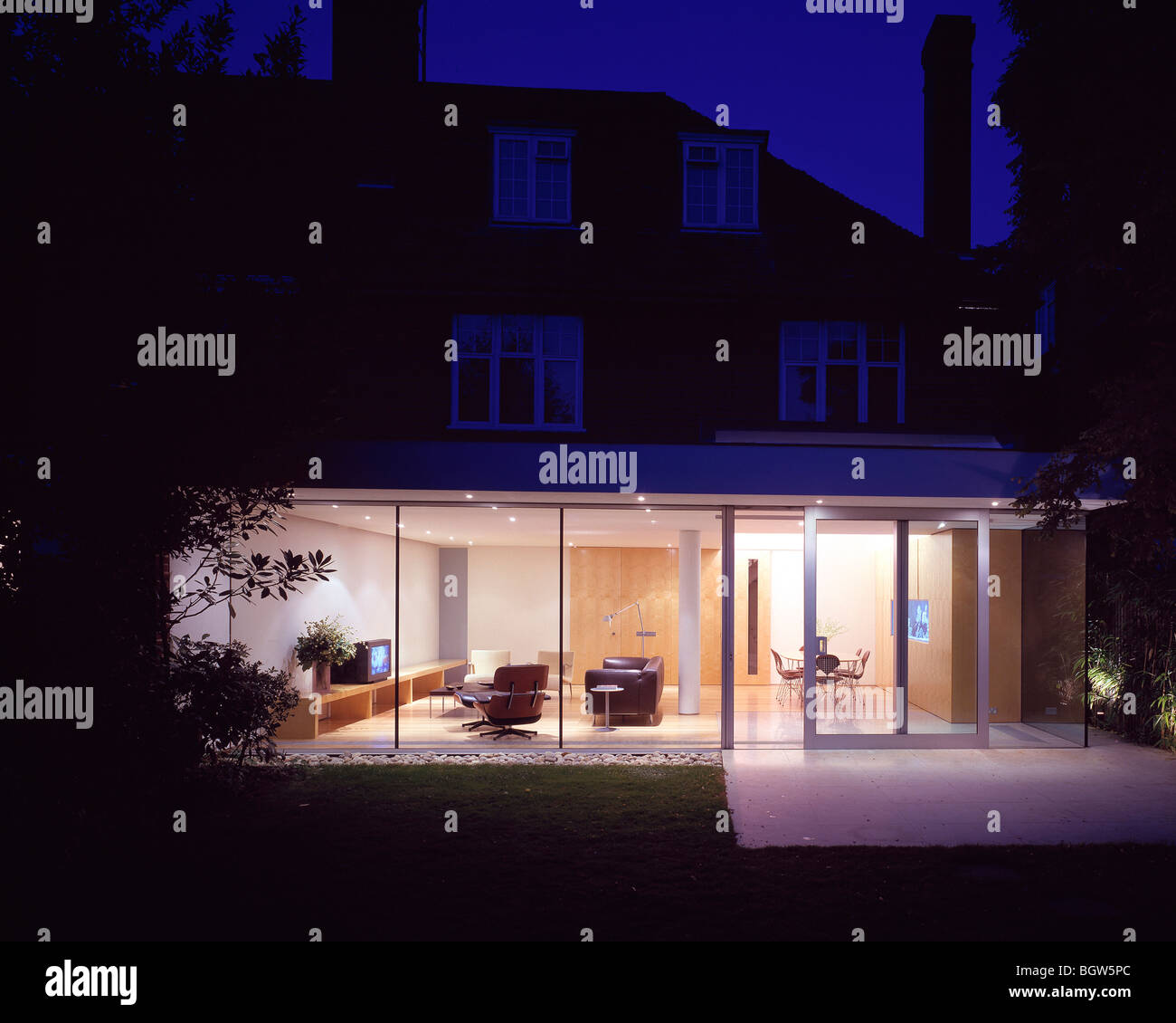 private house nightshot Stock Photo - Alamy