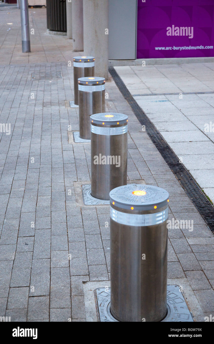Automatic bollards hi-res stock photography and images - Alamy