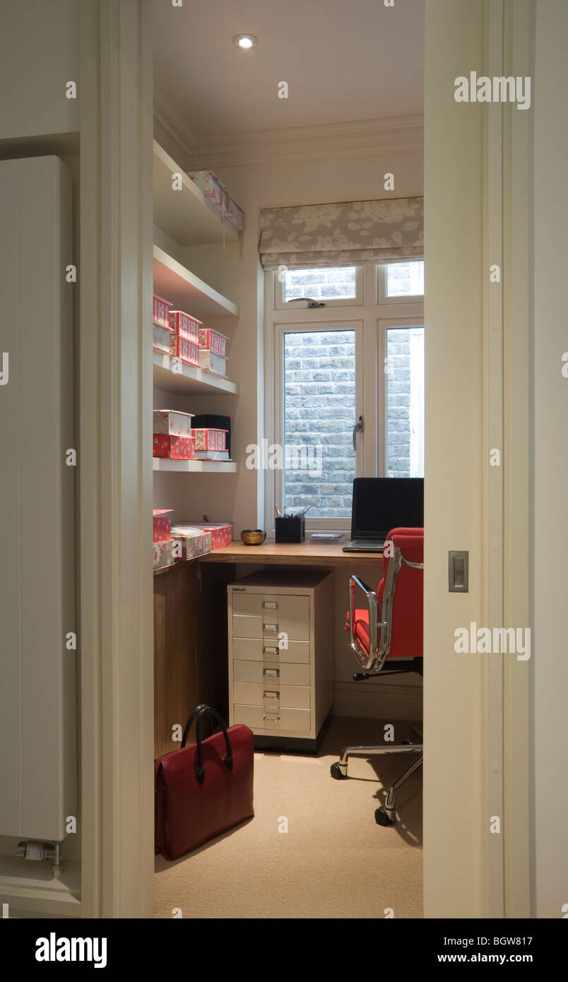 Kensington library hi-res stock photography and images - Alamy