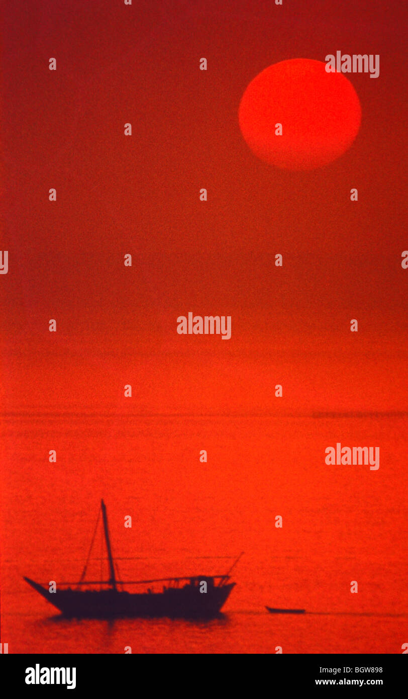 Kuwait silhouette hi-res stock photography and images - Alamy