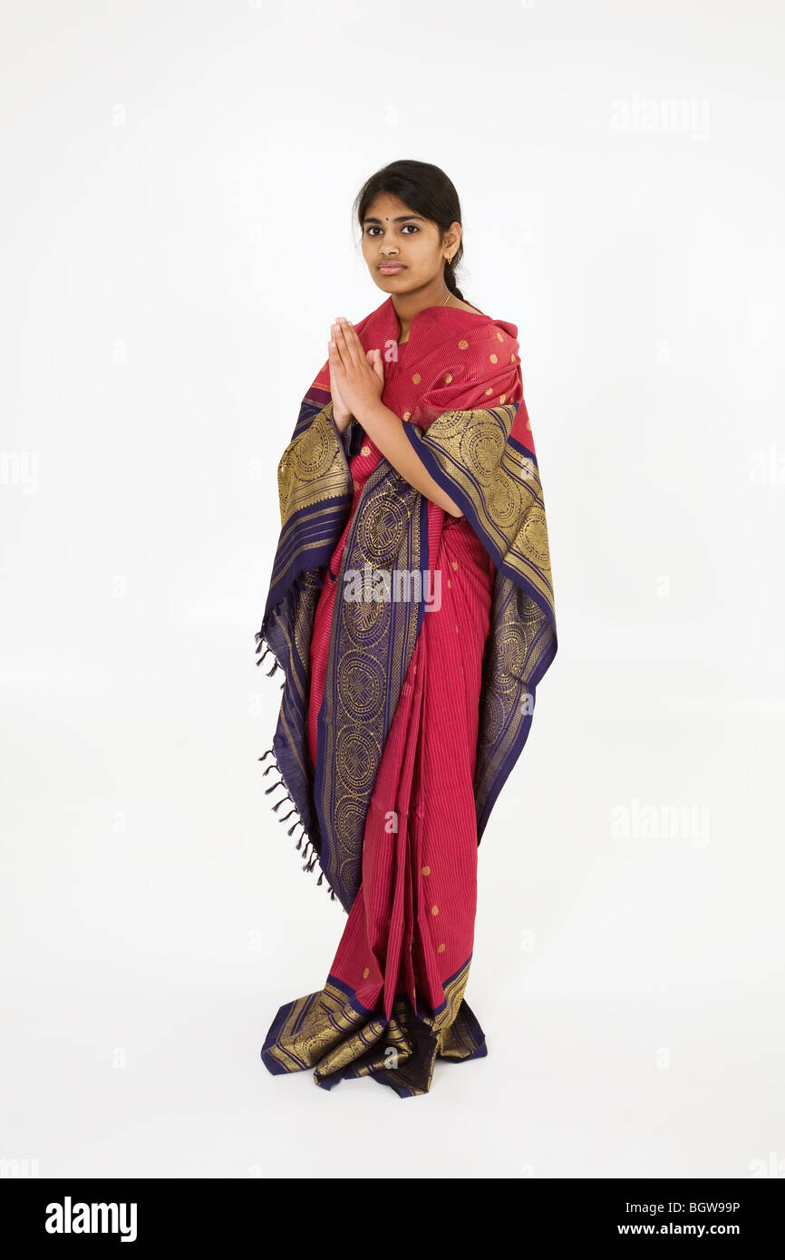 Beautiful Hindu teenager dressed in a traditional Indian dress Stock ...