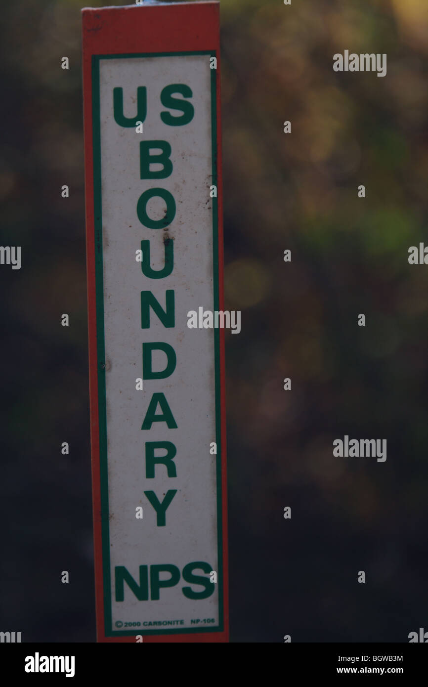 NATIONAL PARK SERVICE US BOUNDARY SIGN Stock Photo - Alamy
